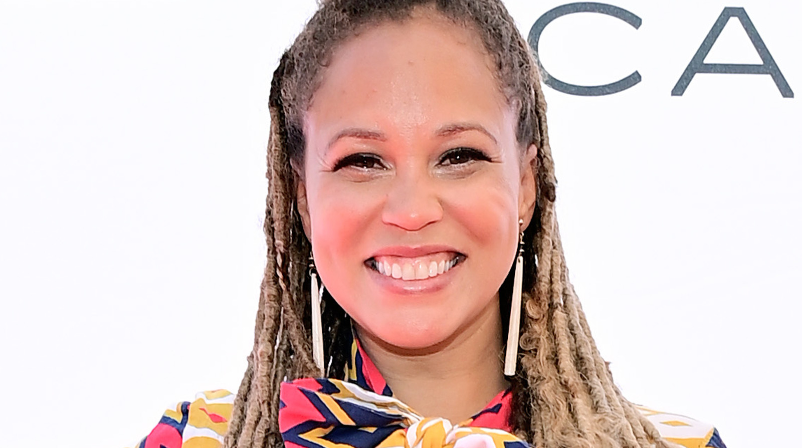 The Biggest Warning Sign Your Peel-And-Stick Wallpaper Isn't High ...