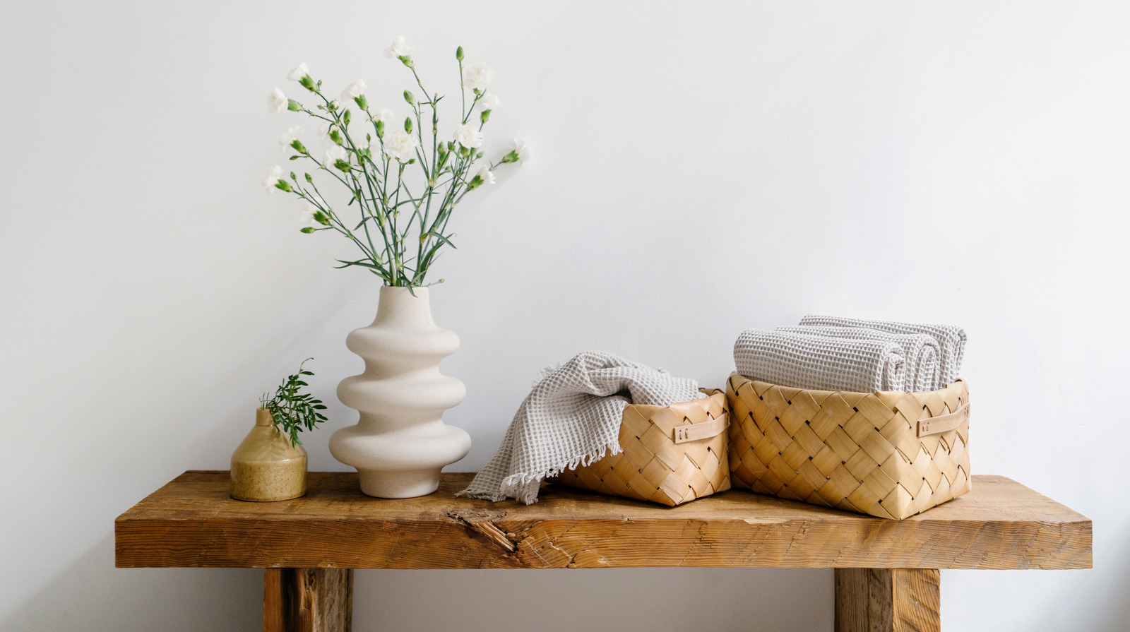 The Cute Bathroom Storage Idea That You Can DIY With Some Beads And String