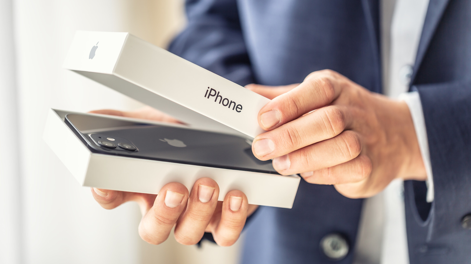 The Cute Hanging Storage Solution That You Can Make Out Of An Old Phone Box