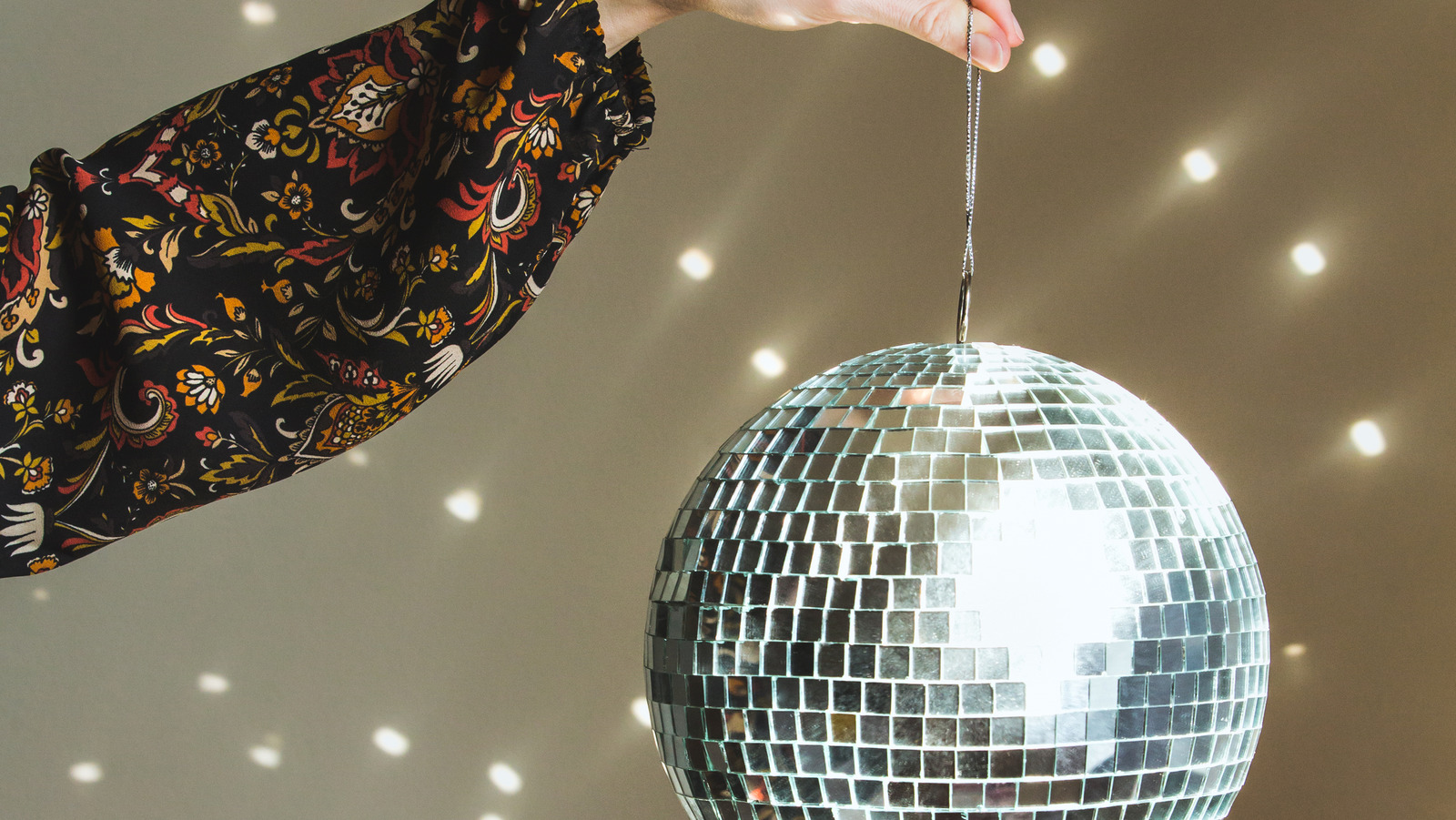 The Disco Decor DIY You've Been Waiting For This Fall Season