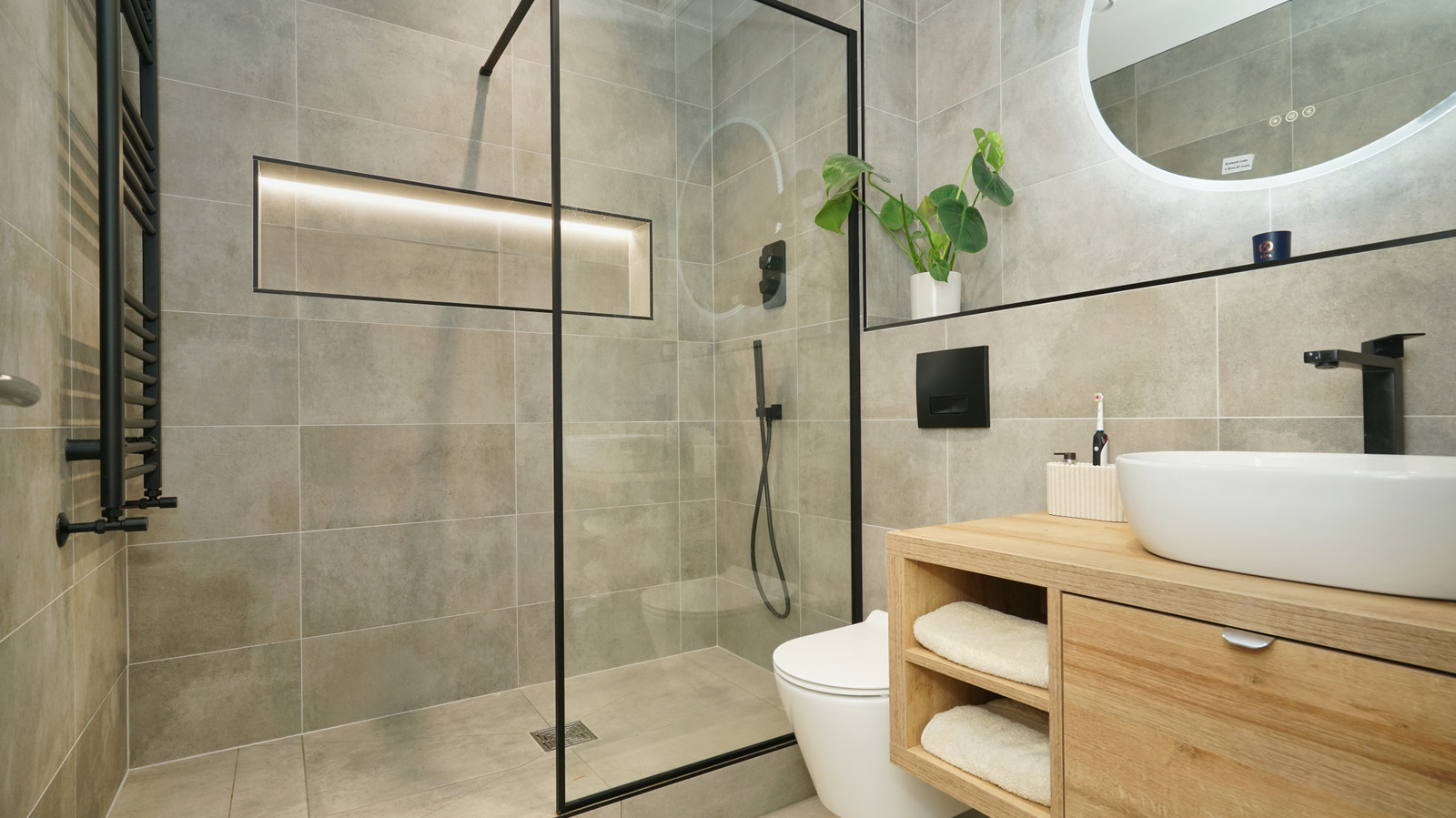 The Easy Way To Clean Your Bathroom Using One Handy Tool