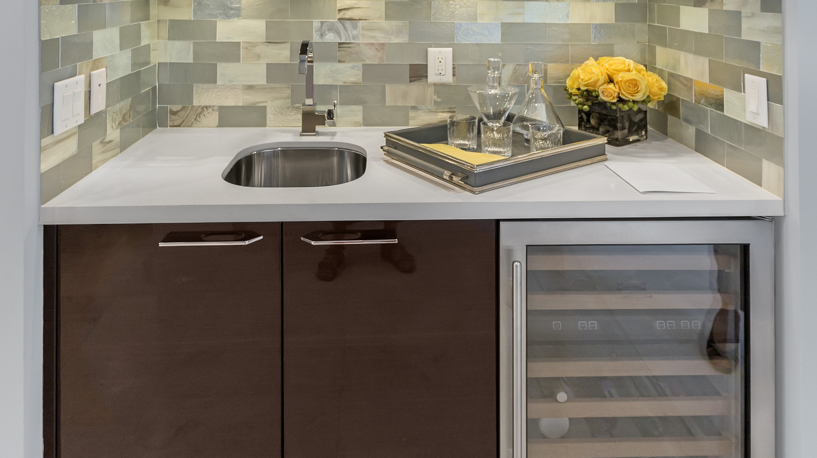 Explore The Essential Feature That Could Level-Up Your Wet Bar Entertaining