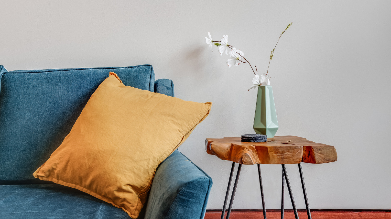 How To Choose The Perfect Size End Table For Your Living Room