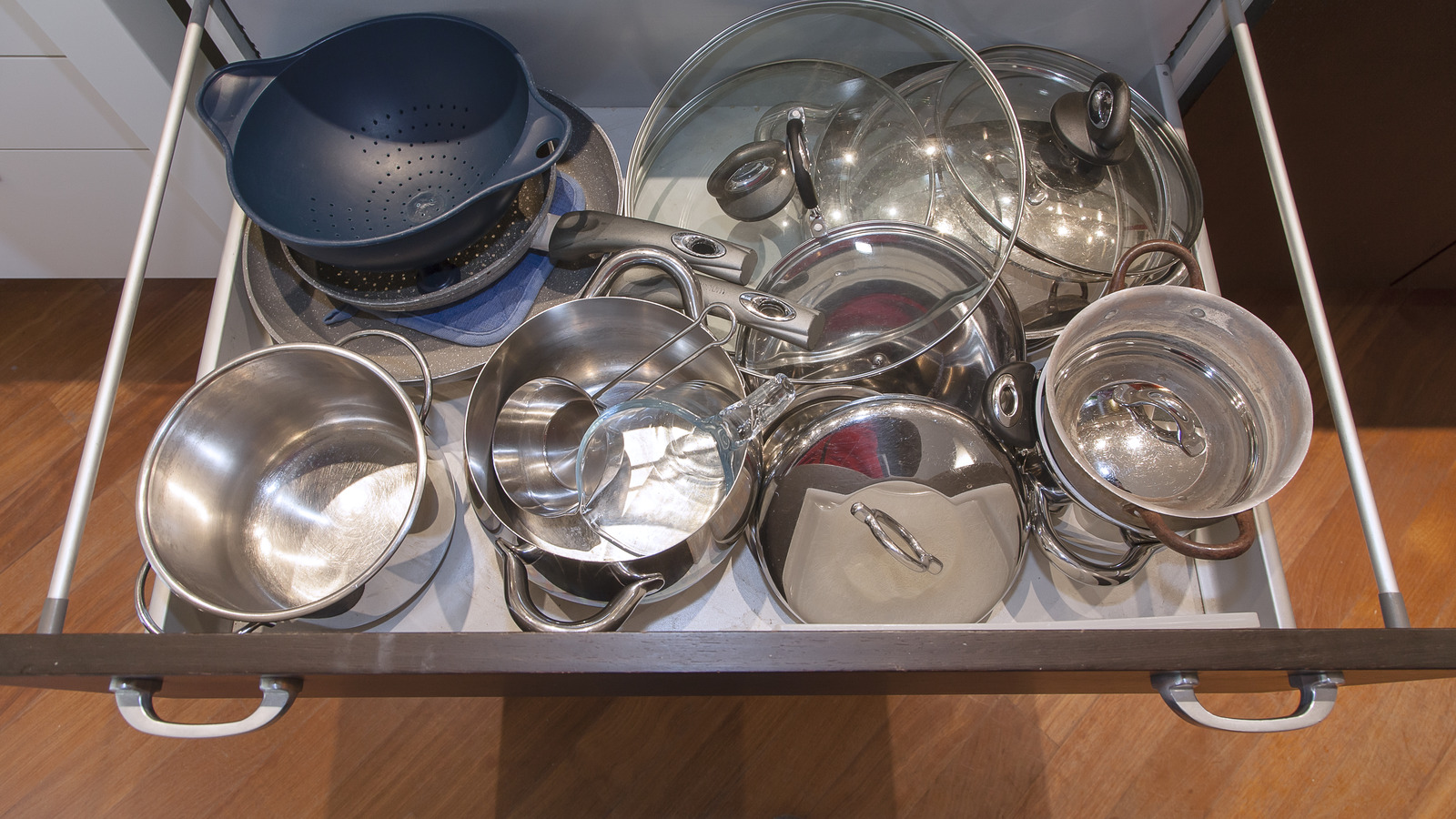The Genius Pots & Pans Lid Storage Idea That Comes From A Dollar Tree ...