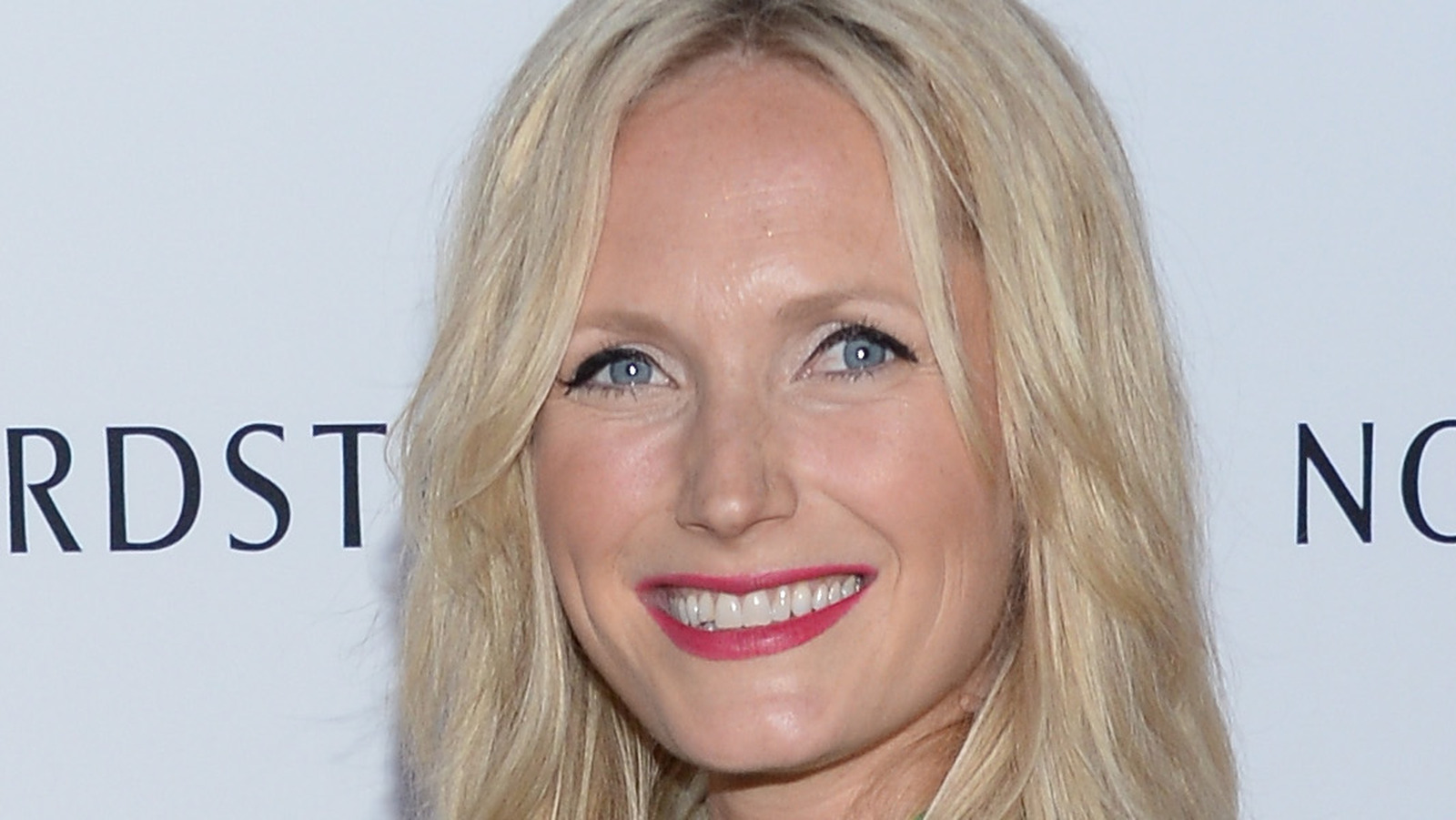 The Inexpensive Plant Hack HGTV's Emily Henderson Uses To Bring Nature ...