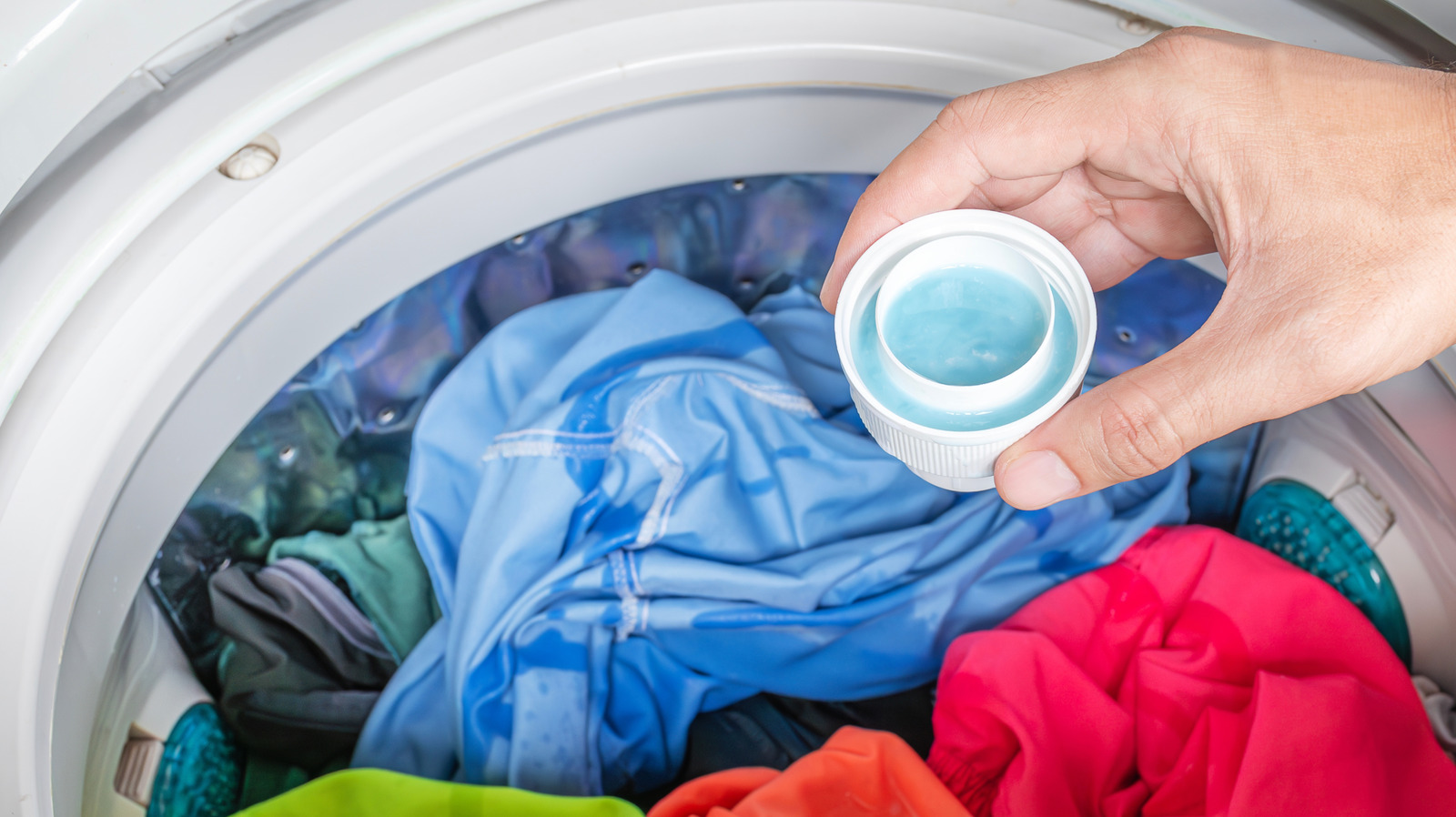 The Plant-Based Laundry Detergent To Avoid Buying, Based On Reviews