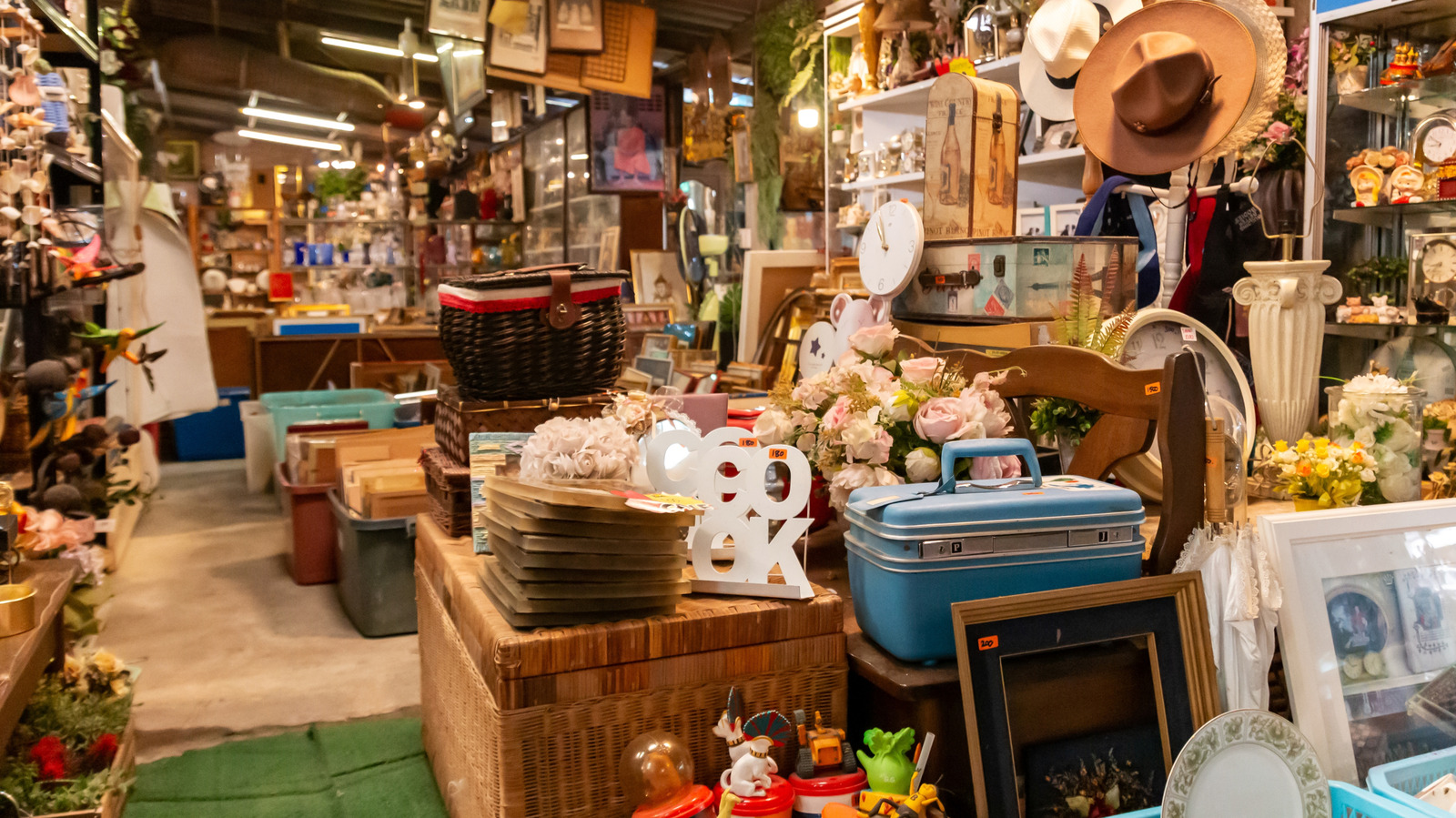 The Old-School Accessory That Makes The Perfect Retro Storage Solution