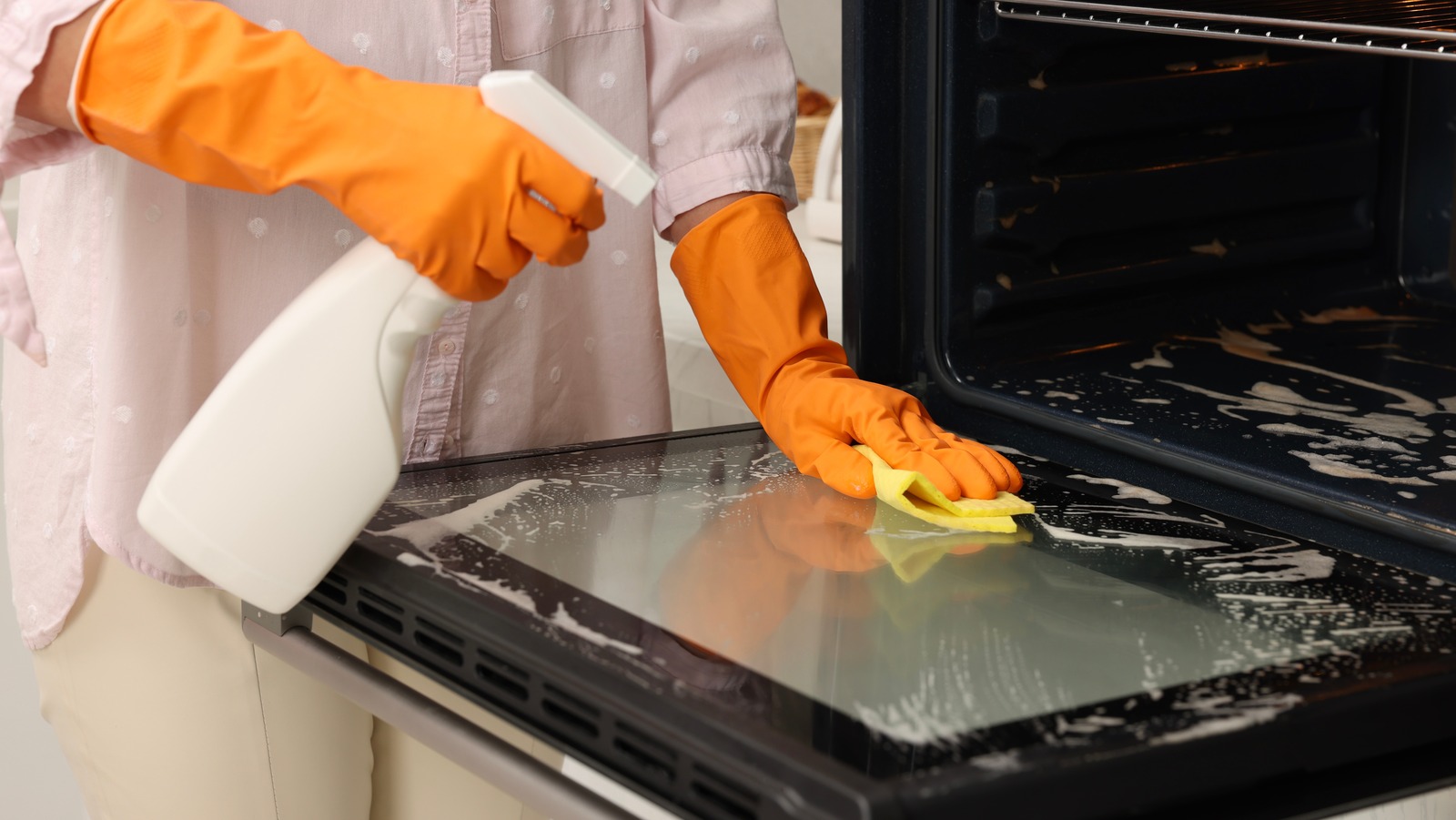 The Powerful Oven Cleaner That Can Tackle The Dirtiest Appliances With ...