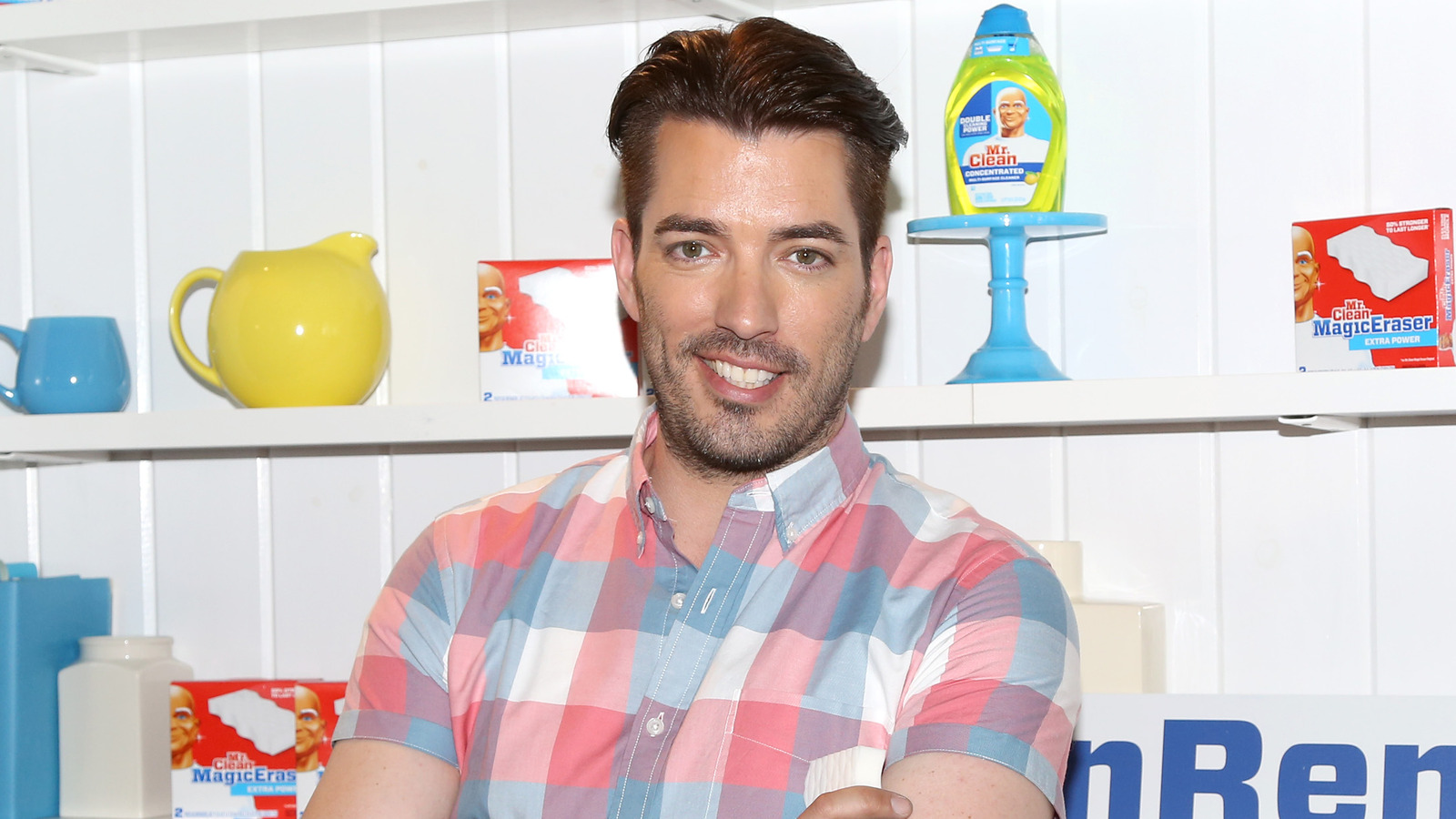 The Property Brothers' Jonathan Scott Shares The Essentials He Keeps In ...