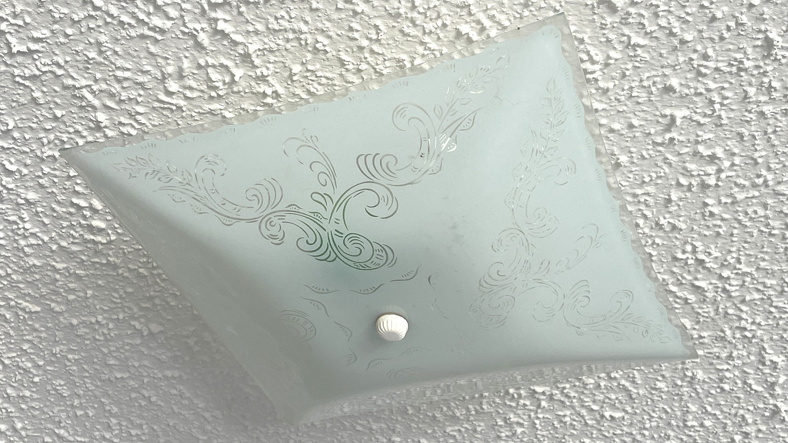 The Pros & Cons Of Installing A Modern Popcorn Ceiling, According To ...