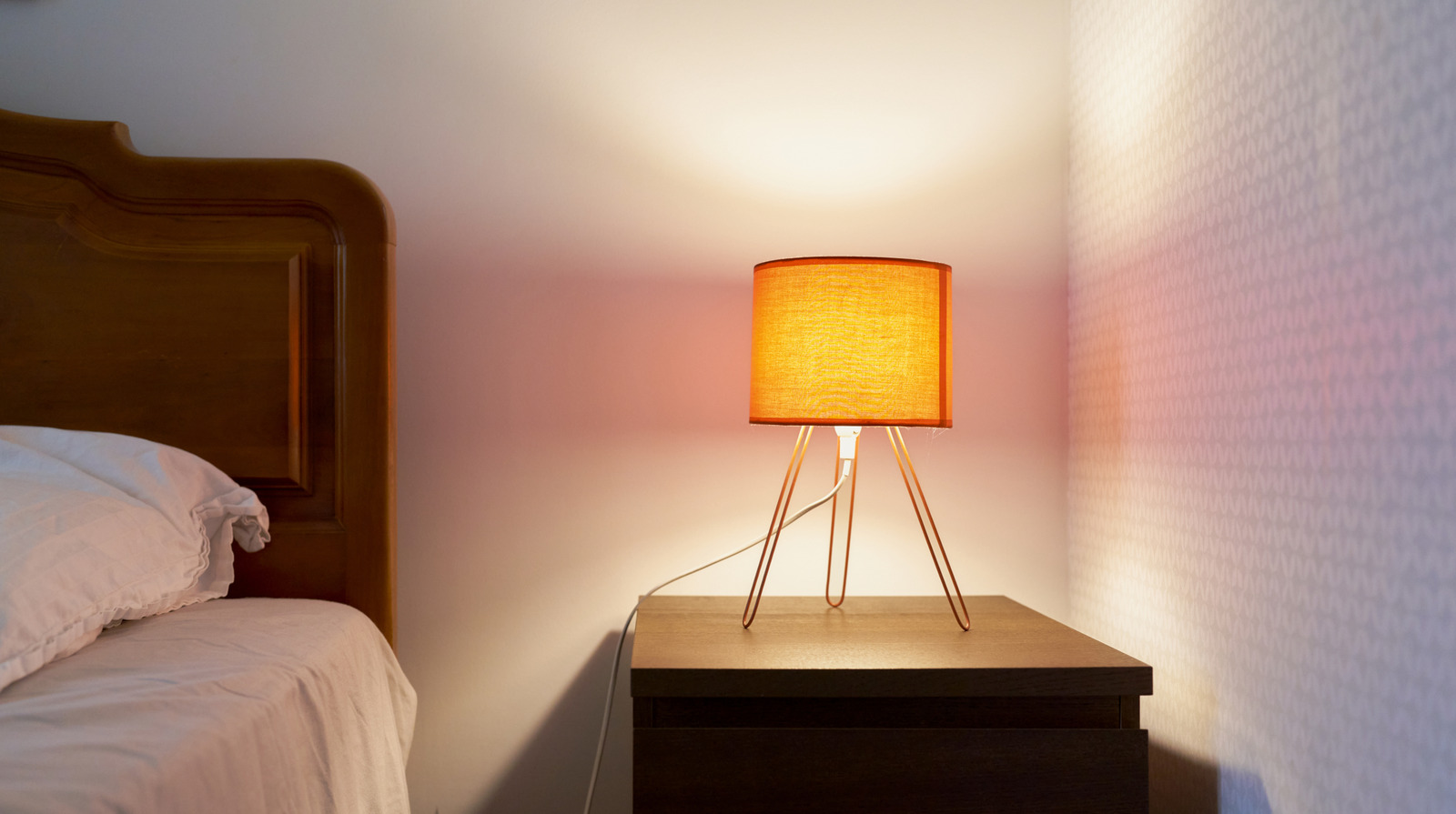 The Radiant Design For A Budget-Friendly DIY Table Lamp For Luxurious Light