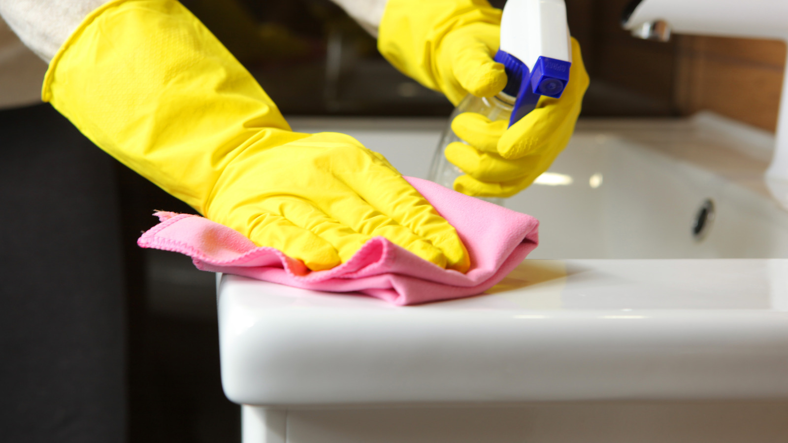 The Secret To A Sparkling Clean Sink Is Already In The Bathroom