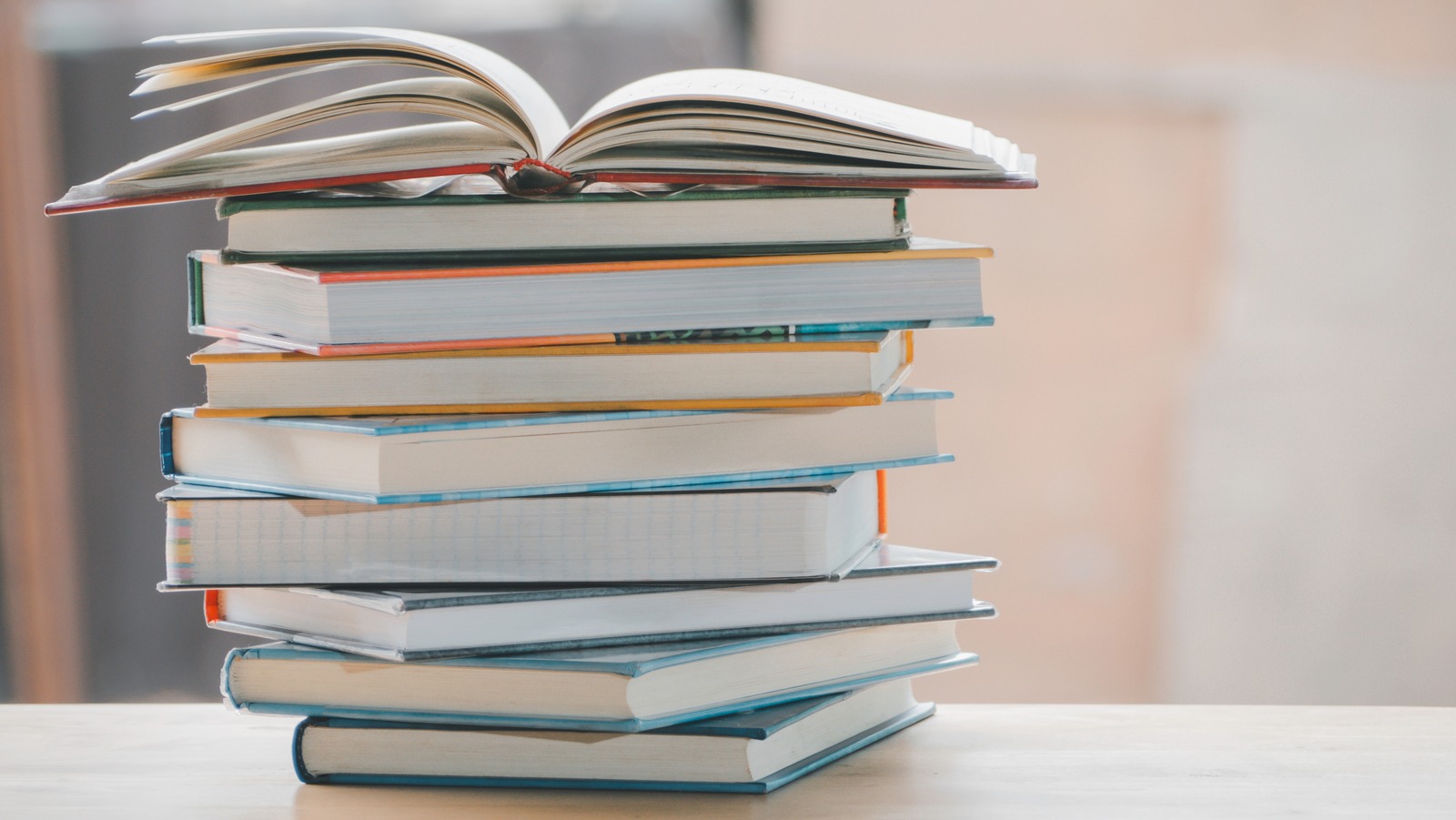 The Standing Bookshelf Hack That's Perfect For Small Spaces