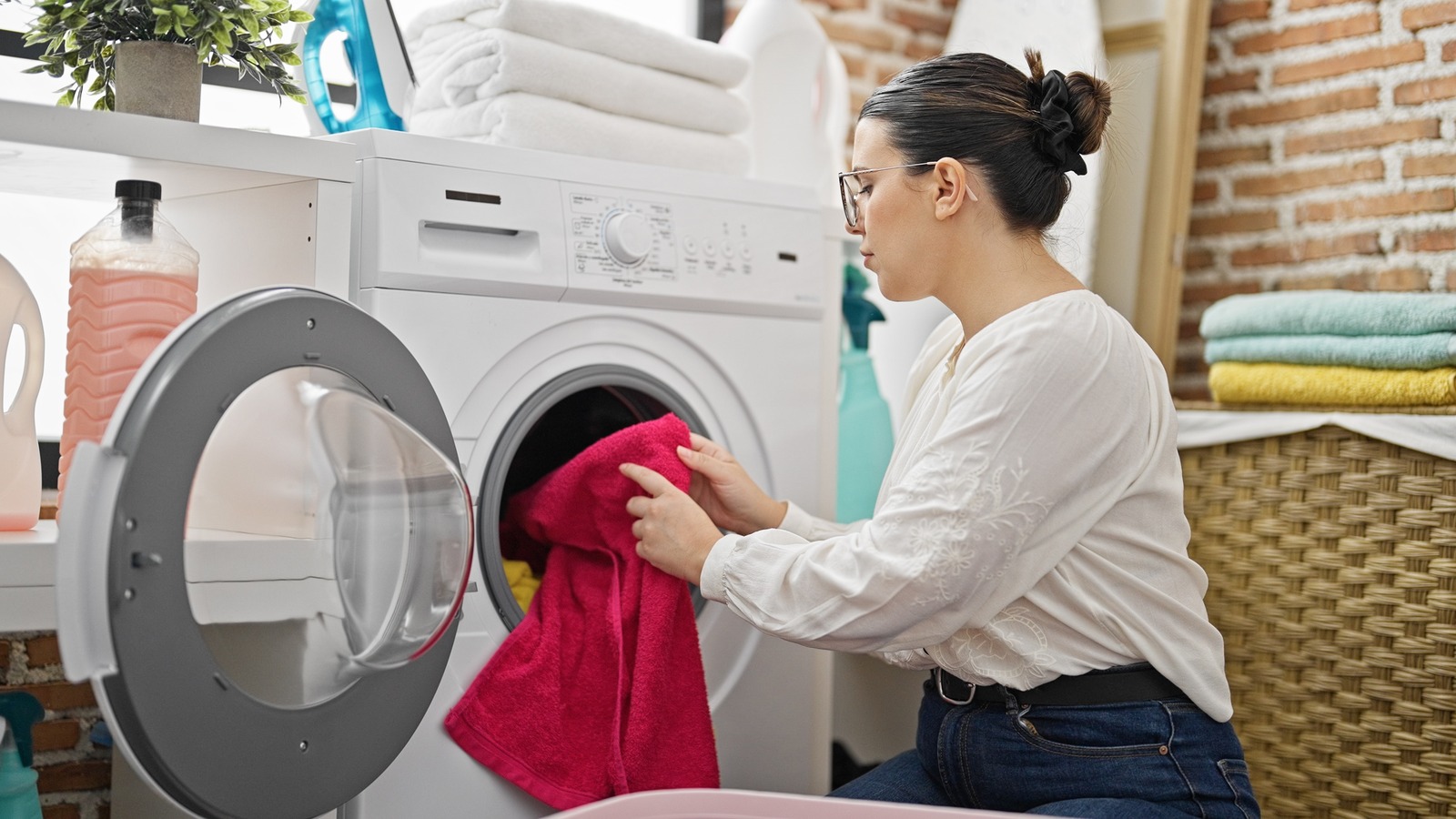 The Types Of Laundry You Shouldn't Wash In Cold Water (& Which You Should)