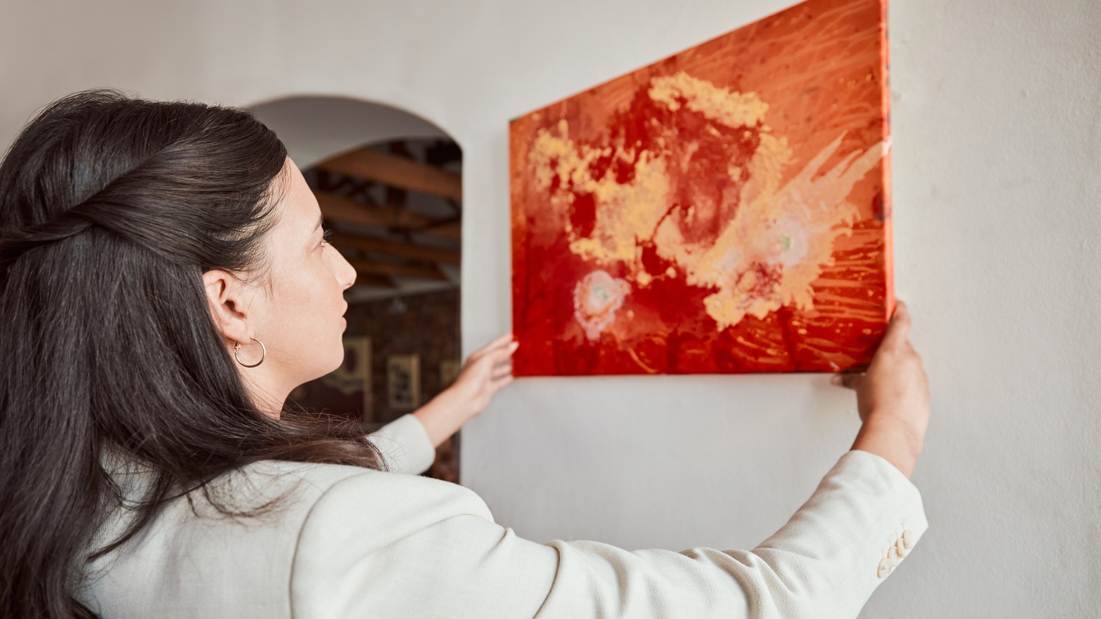Transform Dead Corner Space In Your Home With A Chic Gallery Wall Idea
