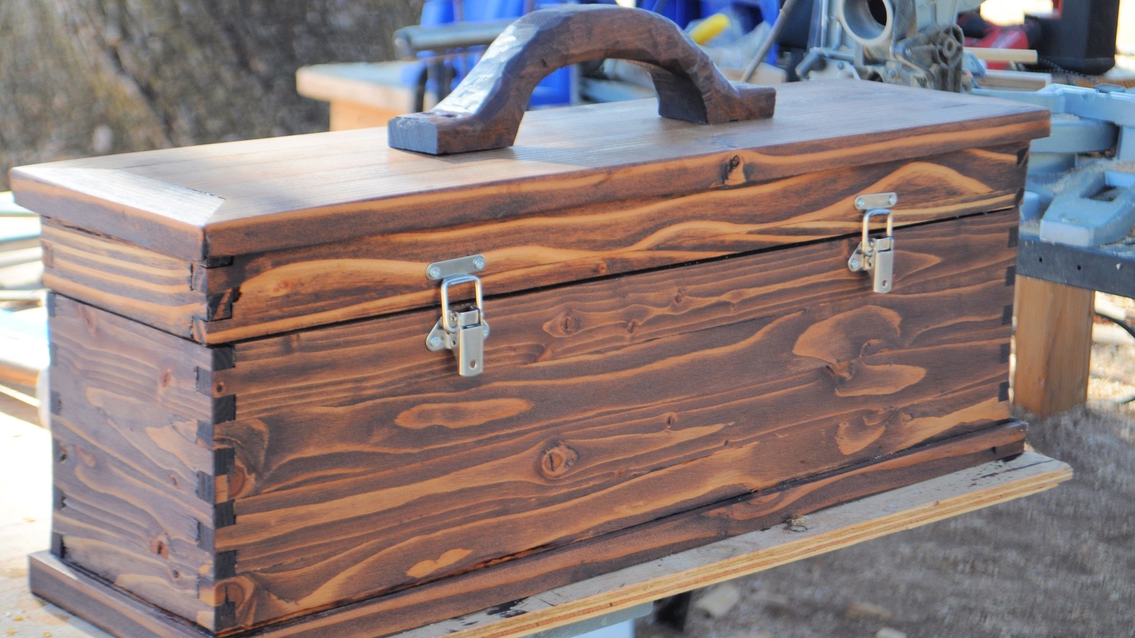 Tips For Repurposing An Old Toolbox As An Entryway Feature