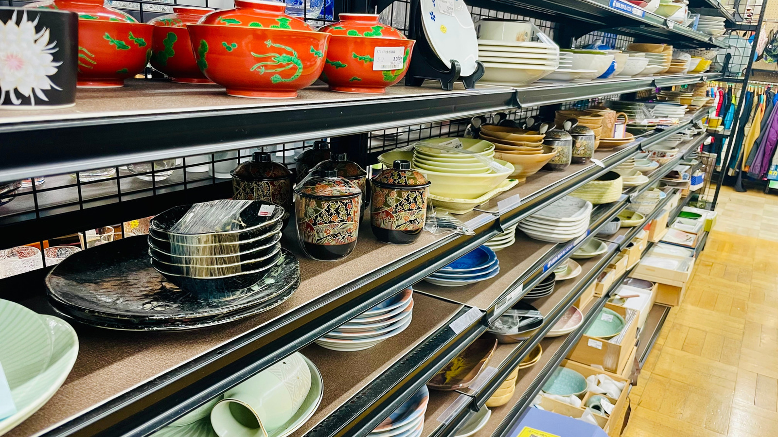 The Unexpected Way You Should Be Using Thrifted Bowls As Decor In Your ...