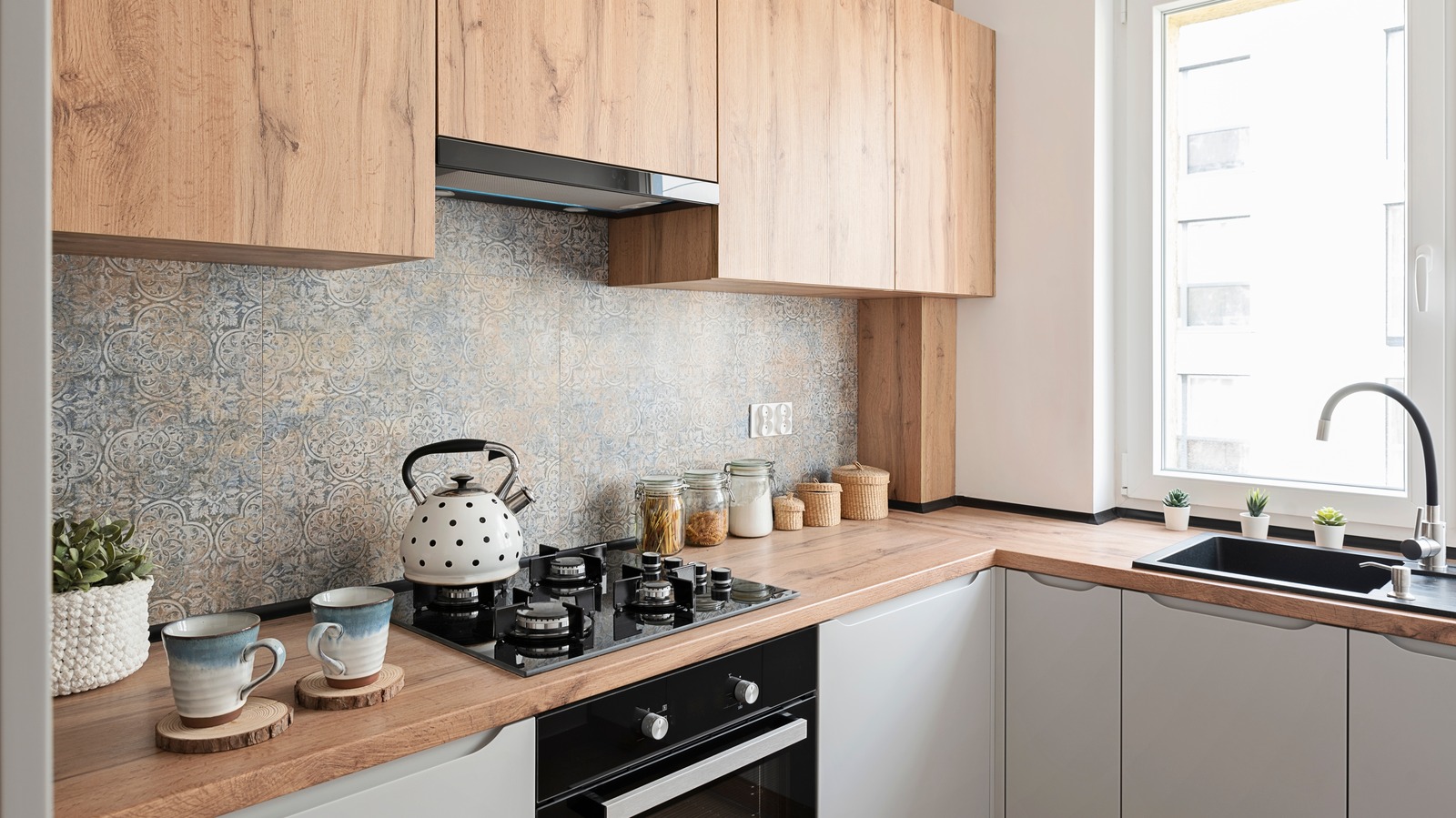 The Unsellable Houses Stars Explain How To Make A Basic Kitchen A ...