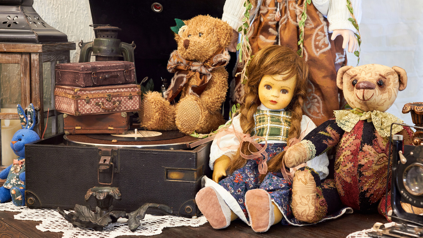 The Vintage Item That Collectors Consider A Rare Thrift Store Find (It ...