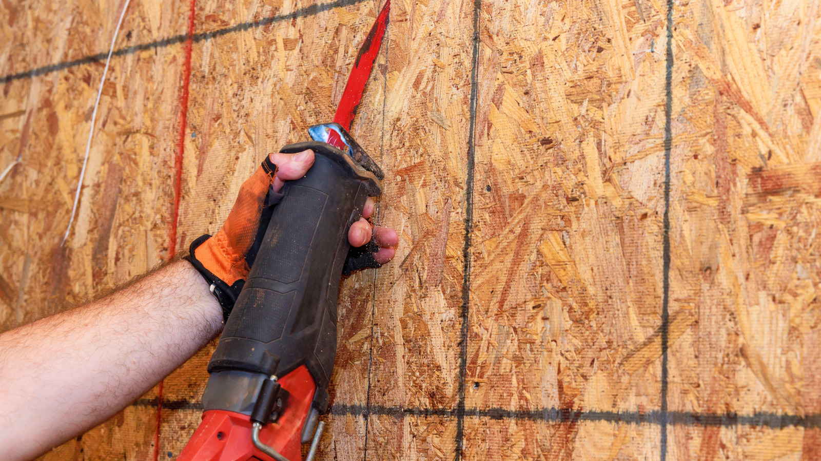 Prevent Splintered Edges When Cutting Wood With An Easy, Affordable Hack
