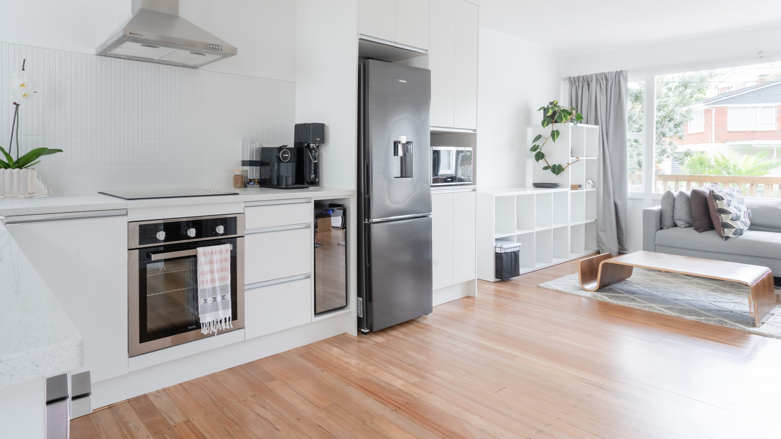 The Worst Kitchen Appliance Colors To Avoid, According To A Design Expert