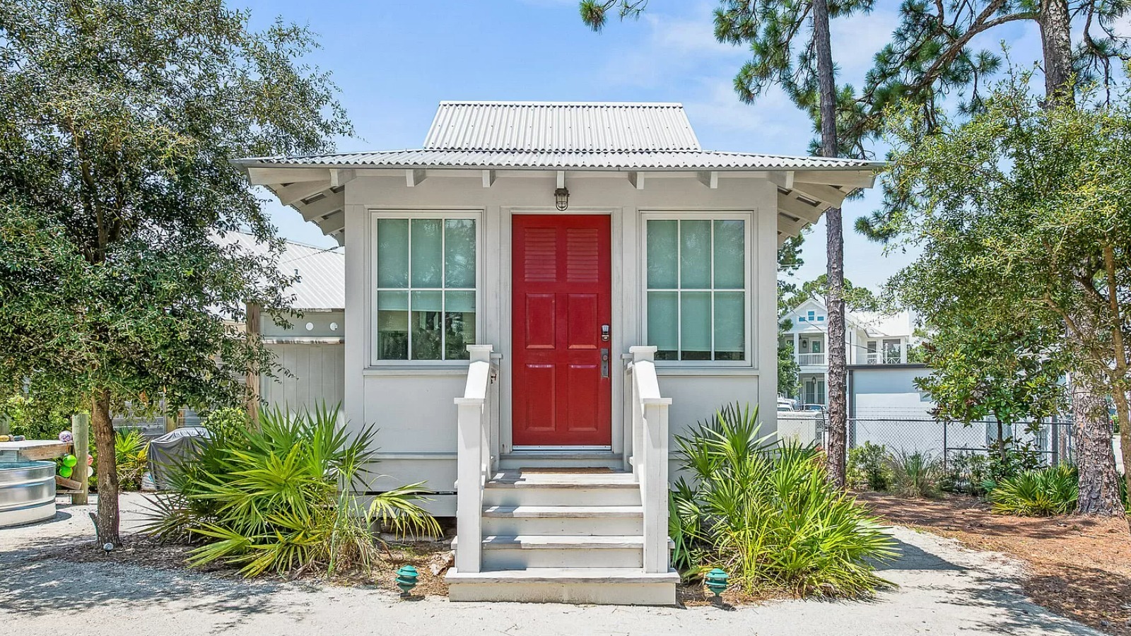 This 196 Square Foot Home In Florida Is Selling For Over A Million Dollars
