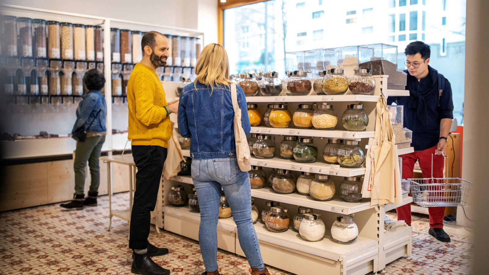 This Budget-Friendly DIY Upcycles A Pool Noodle Into A Beautiful Crate ...