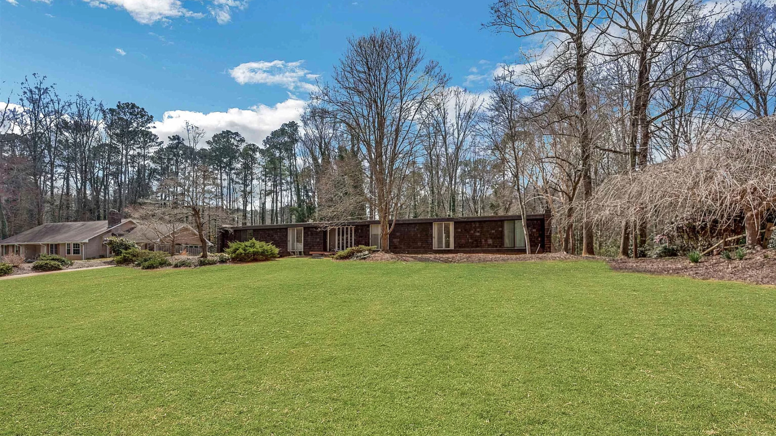This Georgia Home Is The Perfect Blend Of Space Age And Old Hollywood