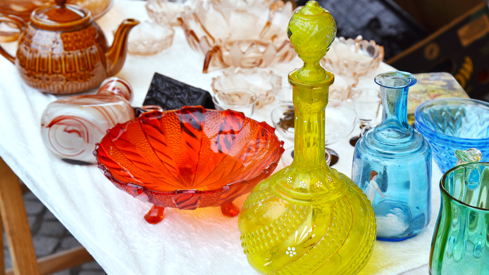 TikTok Uses Spare Glass Pieces To Display Candles