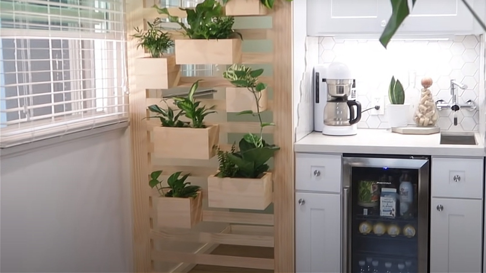 TikTok's Gorgeous DIY Vertical Planter Door Adds A Pop Of Greenery To ...