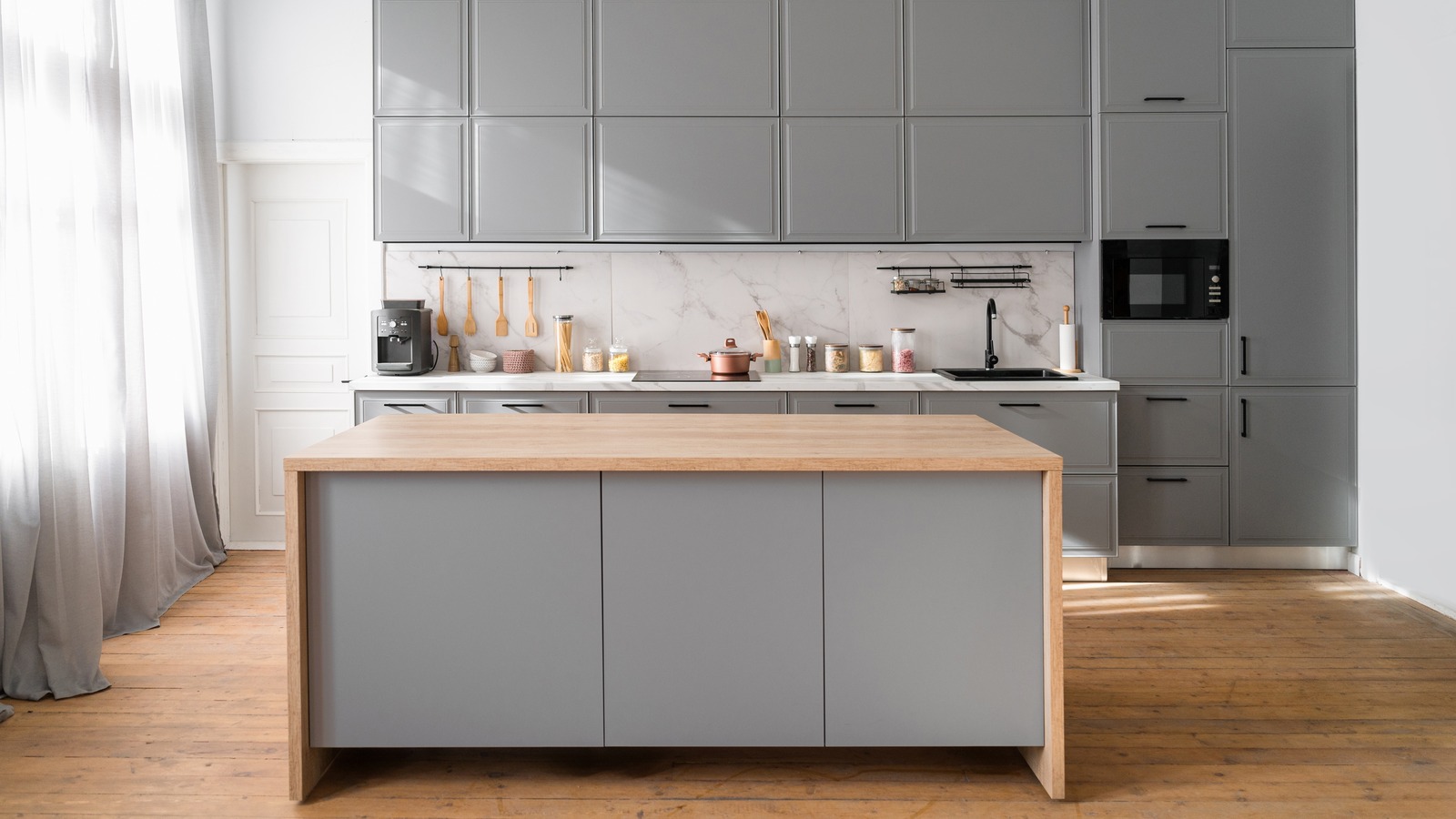 Creative Combinations: Mixing Countertop Materials For A Distinctive Style