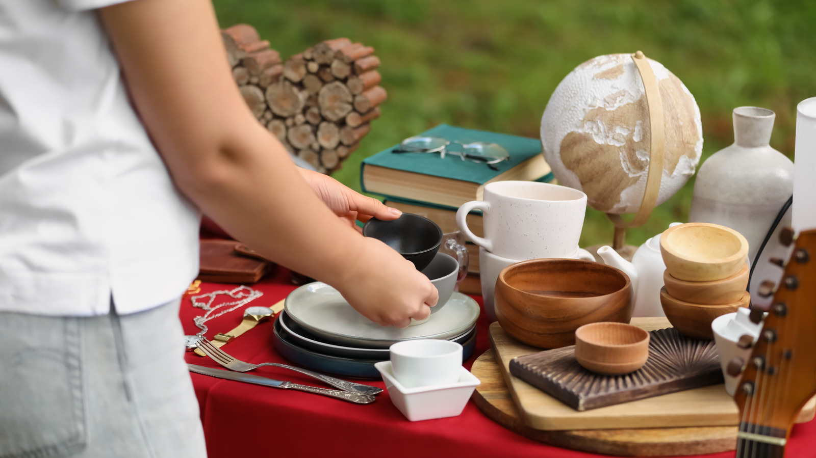 Yard Sale Season Is Coming: 15 Tips & Tricks To Score The Most Money ...