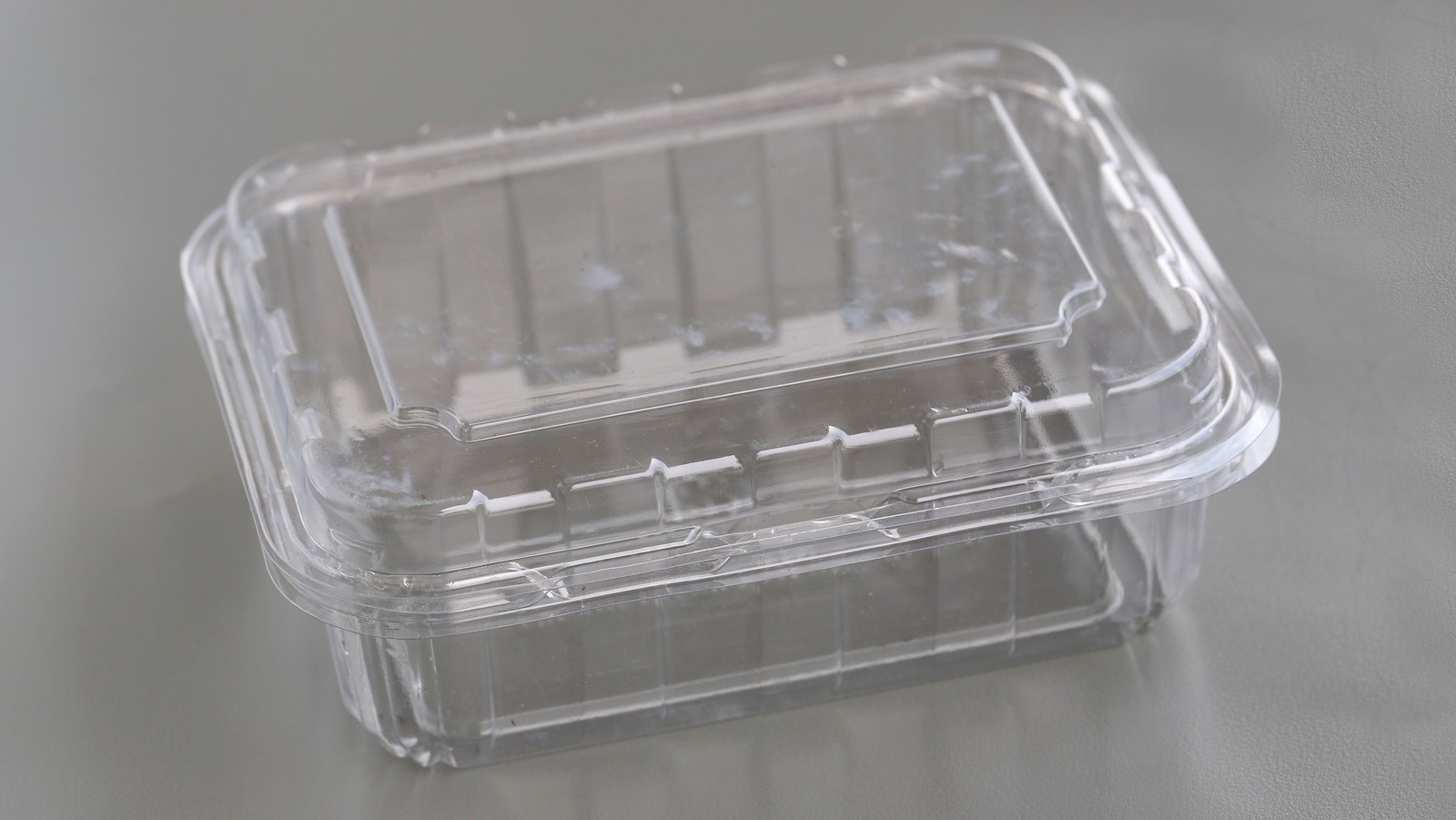 Transform Plastic Fruit Containers Into Art Organizers For Crafting