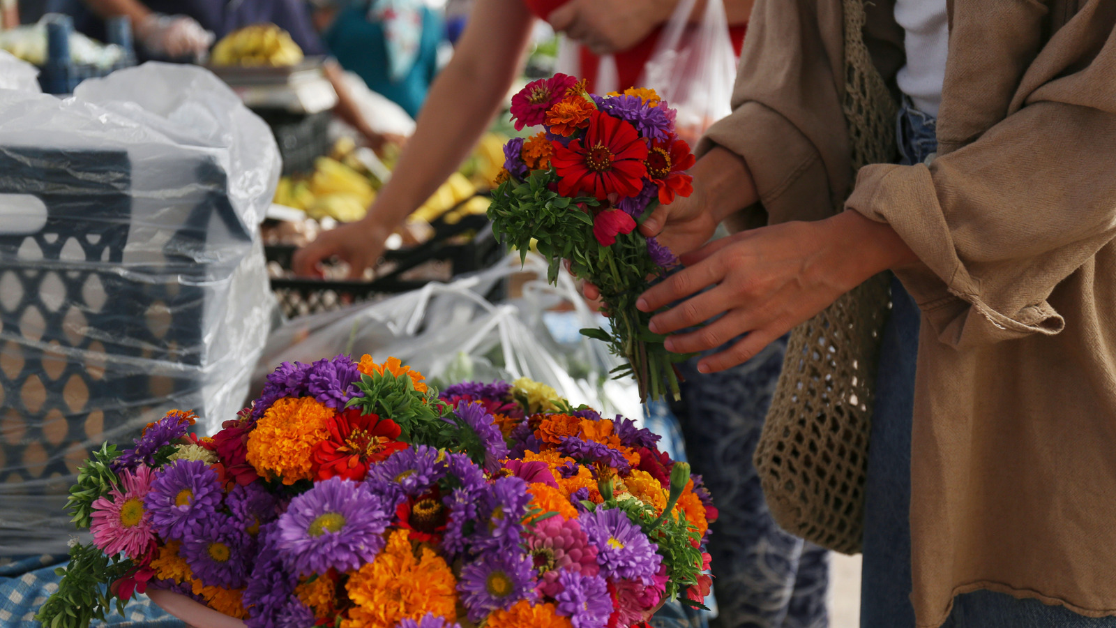 Reuse PVC Pipes To DIY A Showstopping Floral Centerpiece On A Budget