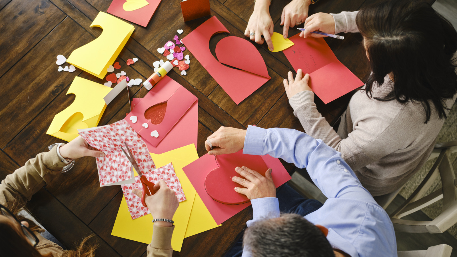 Turn A Dollar Tree Kitchen Essential Into A Sweet Valentine's Sign With ...