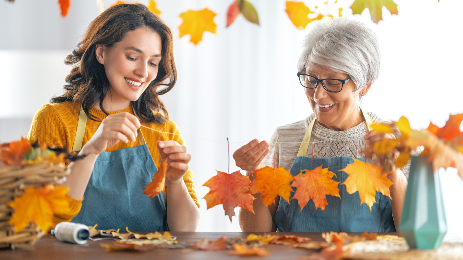 Turn Fallen Leaves Into Fall-Inspired Rose Decor For Your Tablescape ...