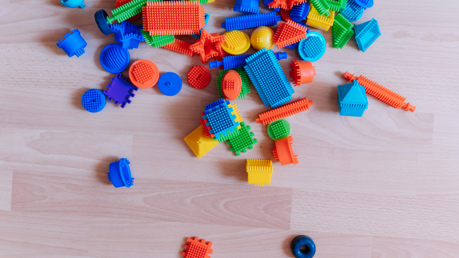 Upcycle Your Old Coffee Canister To Tidy Up Toys And Trinkets