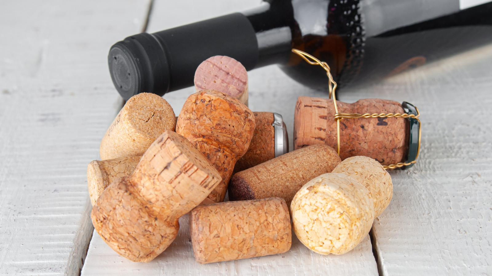 How To Easily Repurpose Wine Corks Into A Unique Rustic Home Decor Piece