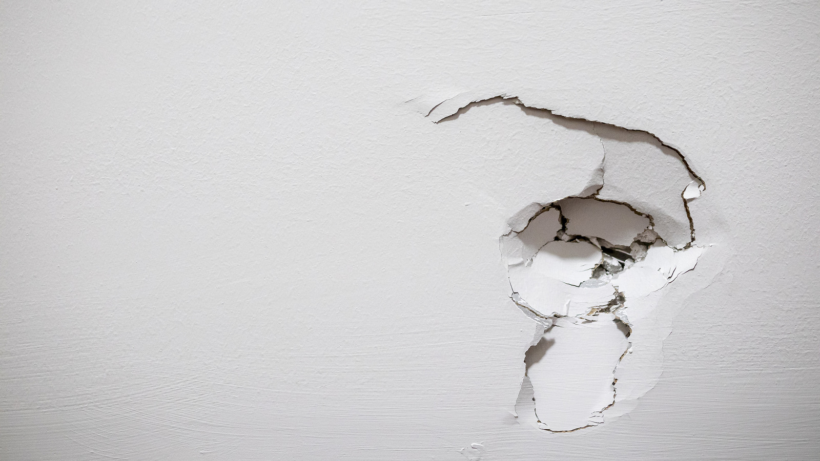 Use IKEA's Magnetic Board To Hide Unsightly Wall Scuffs & Keep You ...