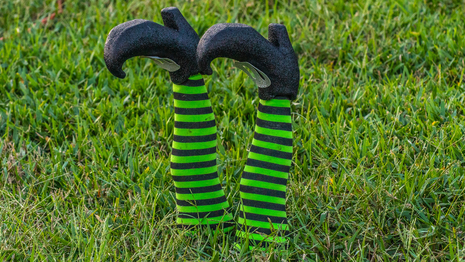 Use Pool Noodles To DIY Festive Halloween Witch Legs For Your Porch