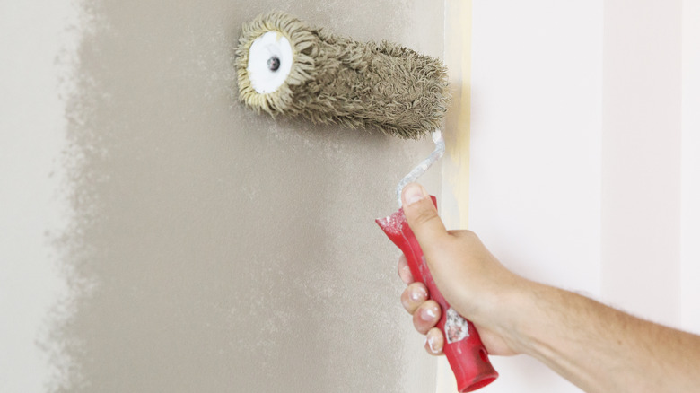 Water Vs. Oil-Based Paint: Which Dries Faster? Water Vs. Oil-Based Paint: Which Dries Faster?