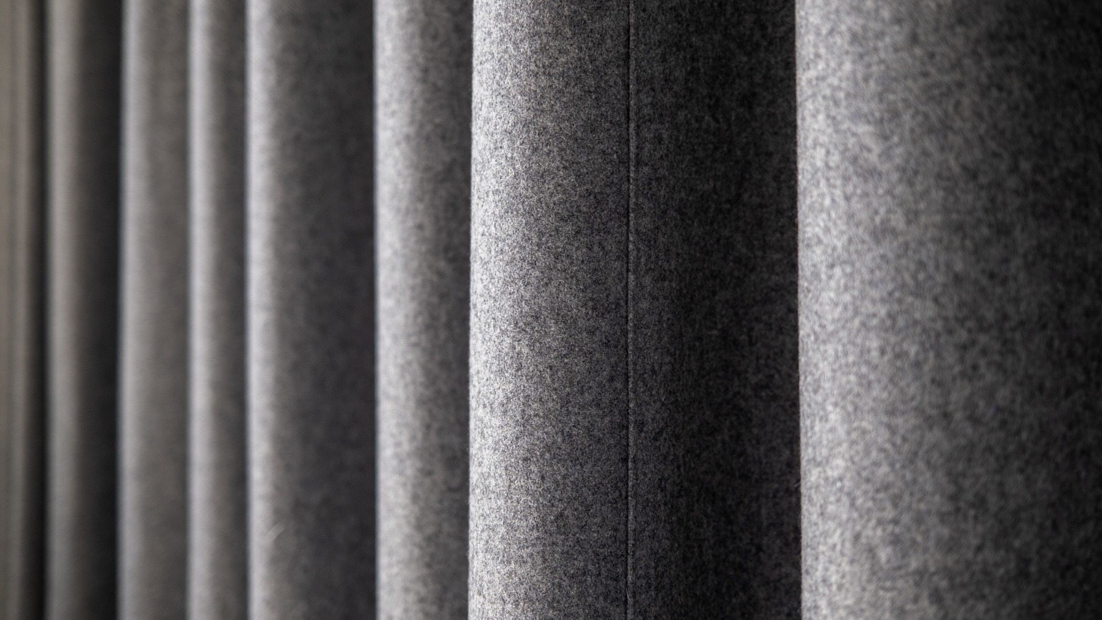 What Are Soundproof Curtains And Are They Worth The Price?