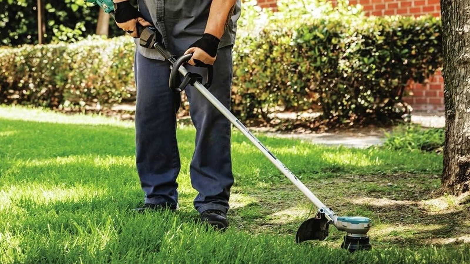 What To Know Before Buying One Of Makita's String Trimmers