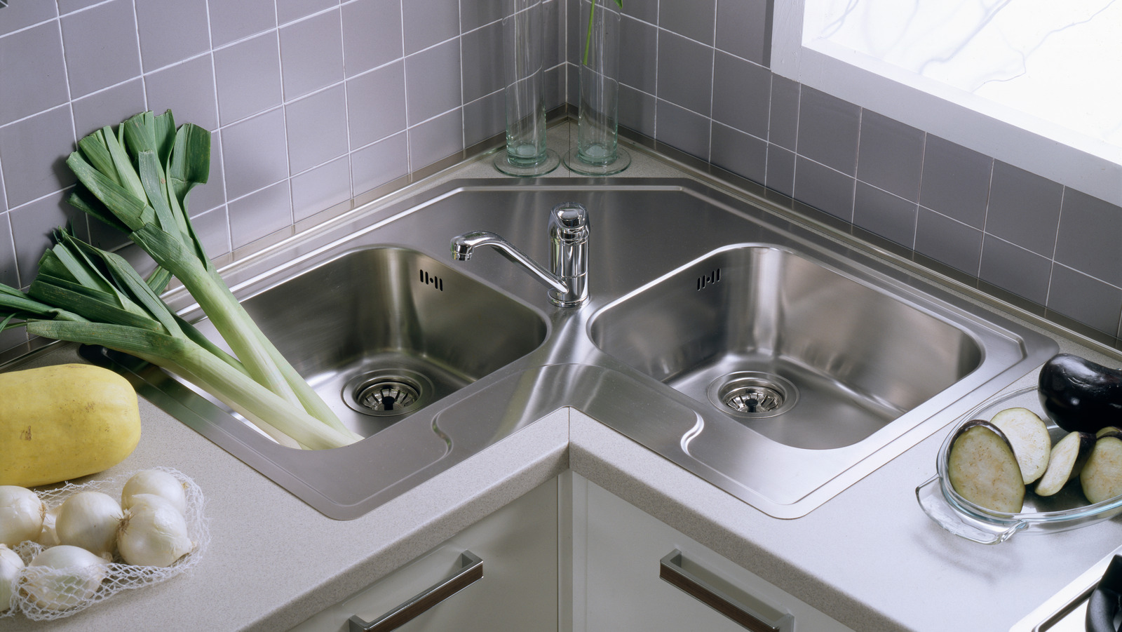 What You Should Consider When Installing A Corner Kitchen Sink