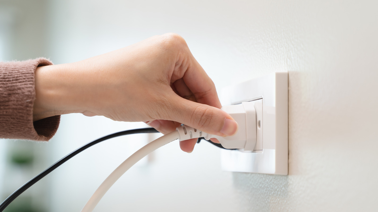 Which Household Items Are Okay To Leave On All Night Long?