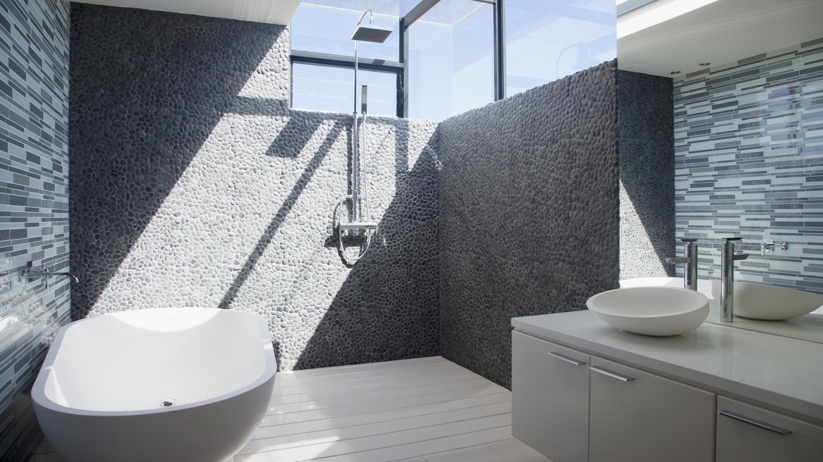 Why Wet Rooms Are Notoriously Hard To Clean: Even If They Look Really Cool