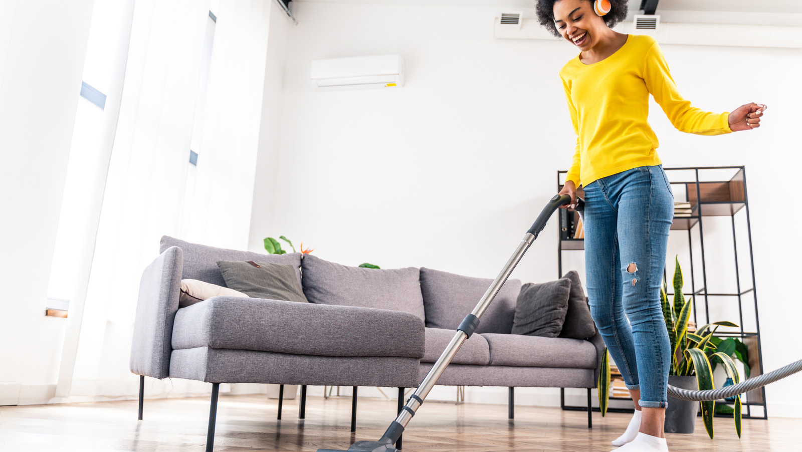 Why You Should Be Cleaning Your Home Before You Leave For Vacation