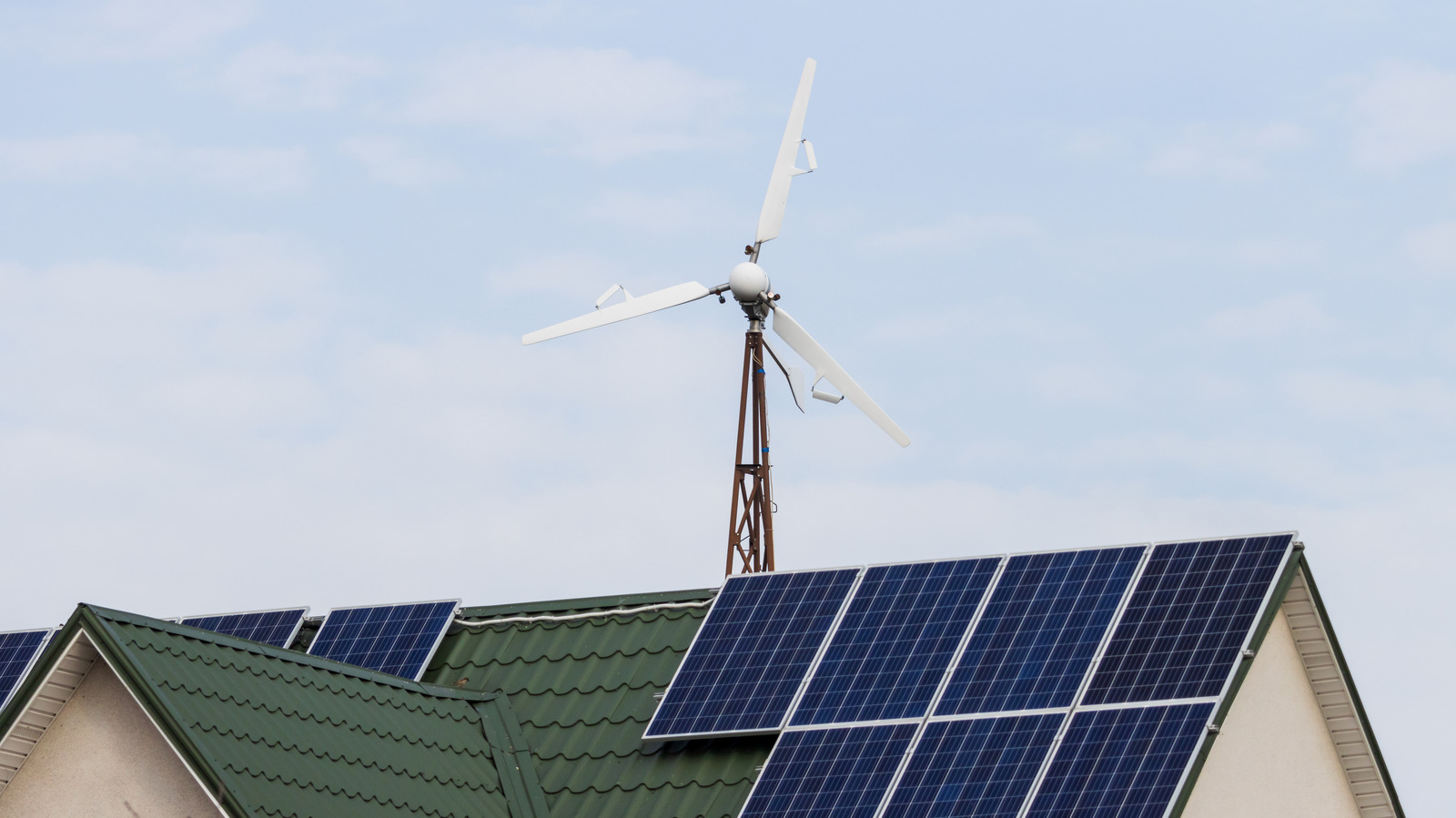 Wind Power Vs Solar Energy: Which Energy Source Is More Efficient For ...