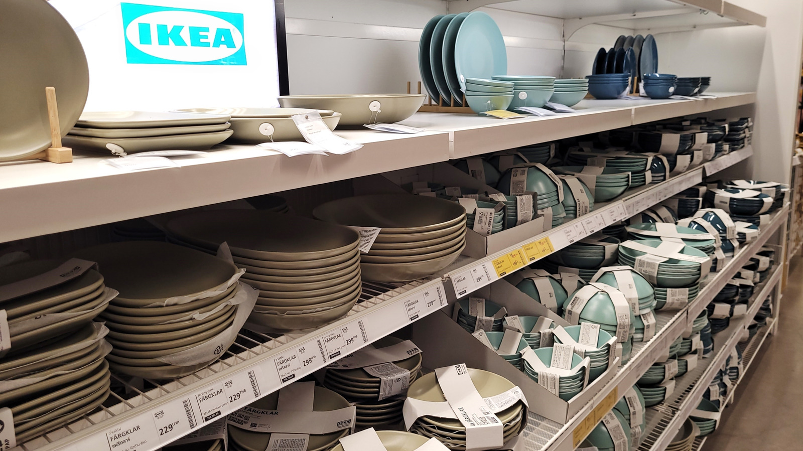 Woman Turns $8 IKEA Bowls Into A Stylish Coffee Table On A Budget