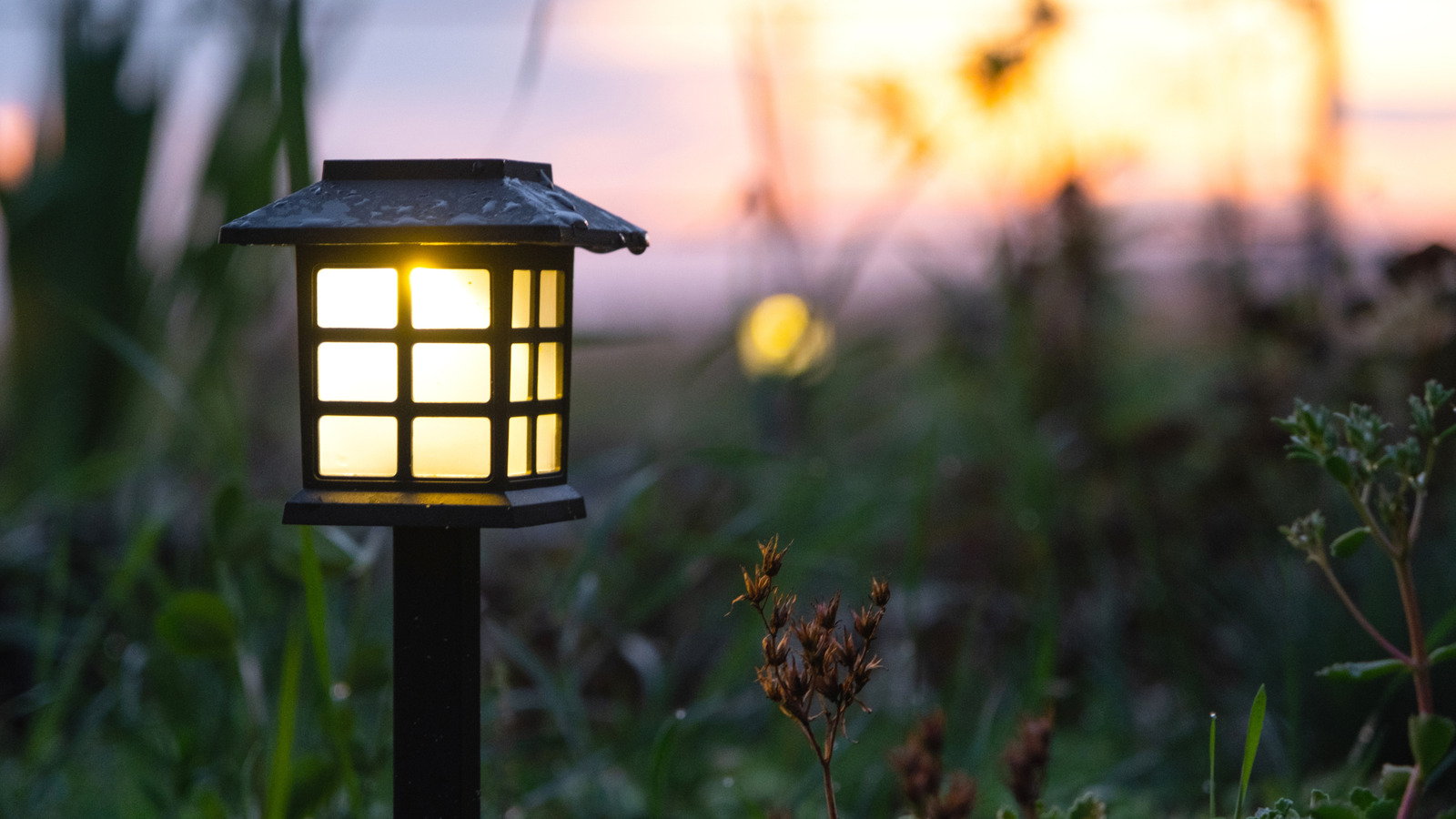 How To Clean Your Solar Lights